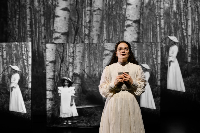 Skuggan över stenbänken :: Jsljus